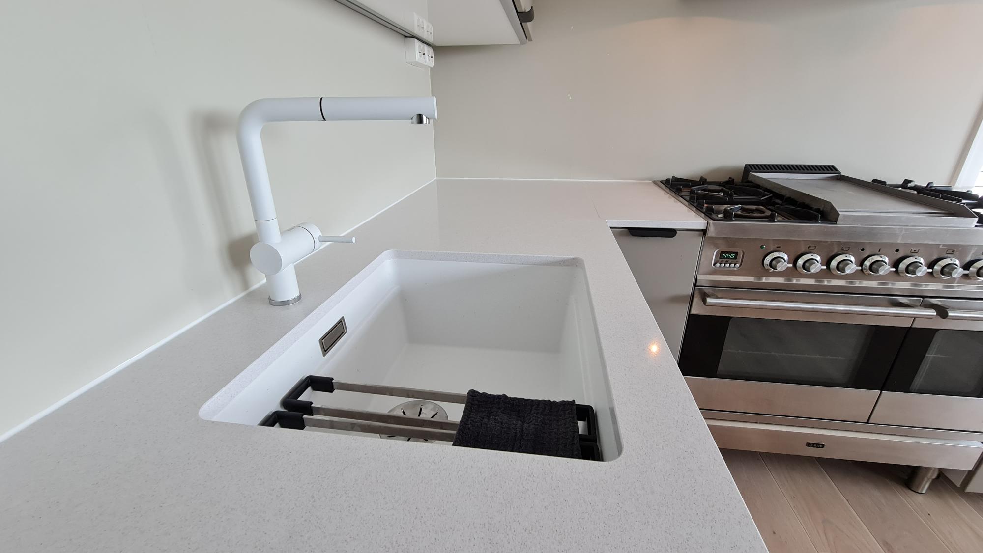 Underlimt vask - Benkeplater og steinindustri AS